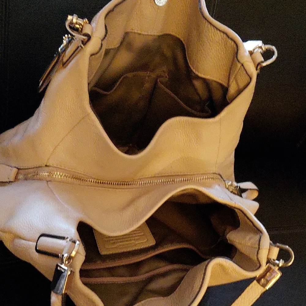 Coach | Bags | Memorial Day Sale Coach Pebbled Leather Shoulder Bag In ...